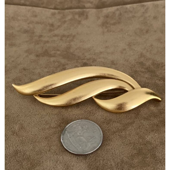 Carolee | Jewelry | Vintage Signed Carolee Brushed Gold Tone Mid ...